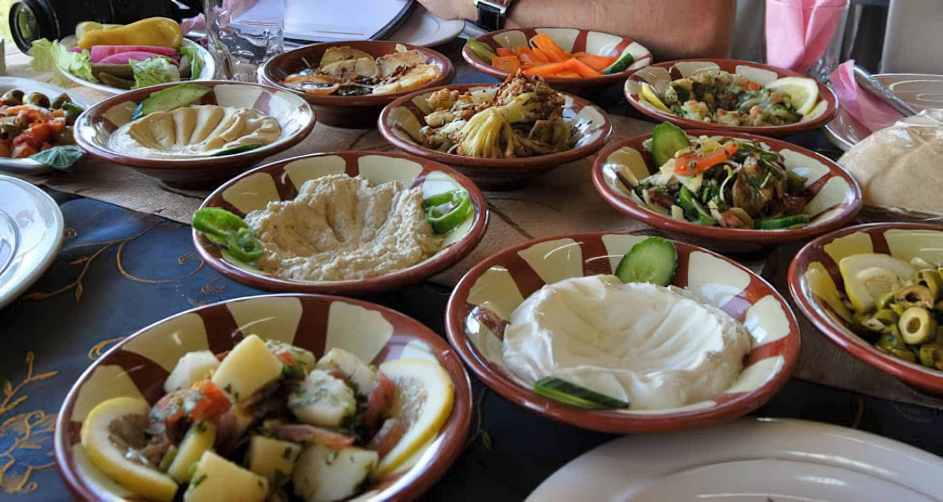 Gastronomía de Oriente Próximo: Entrantes o Mezze